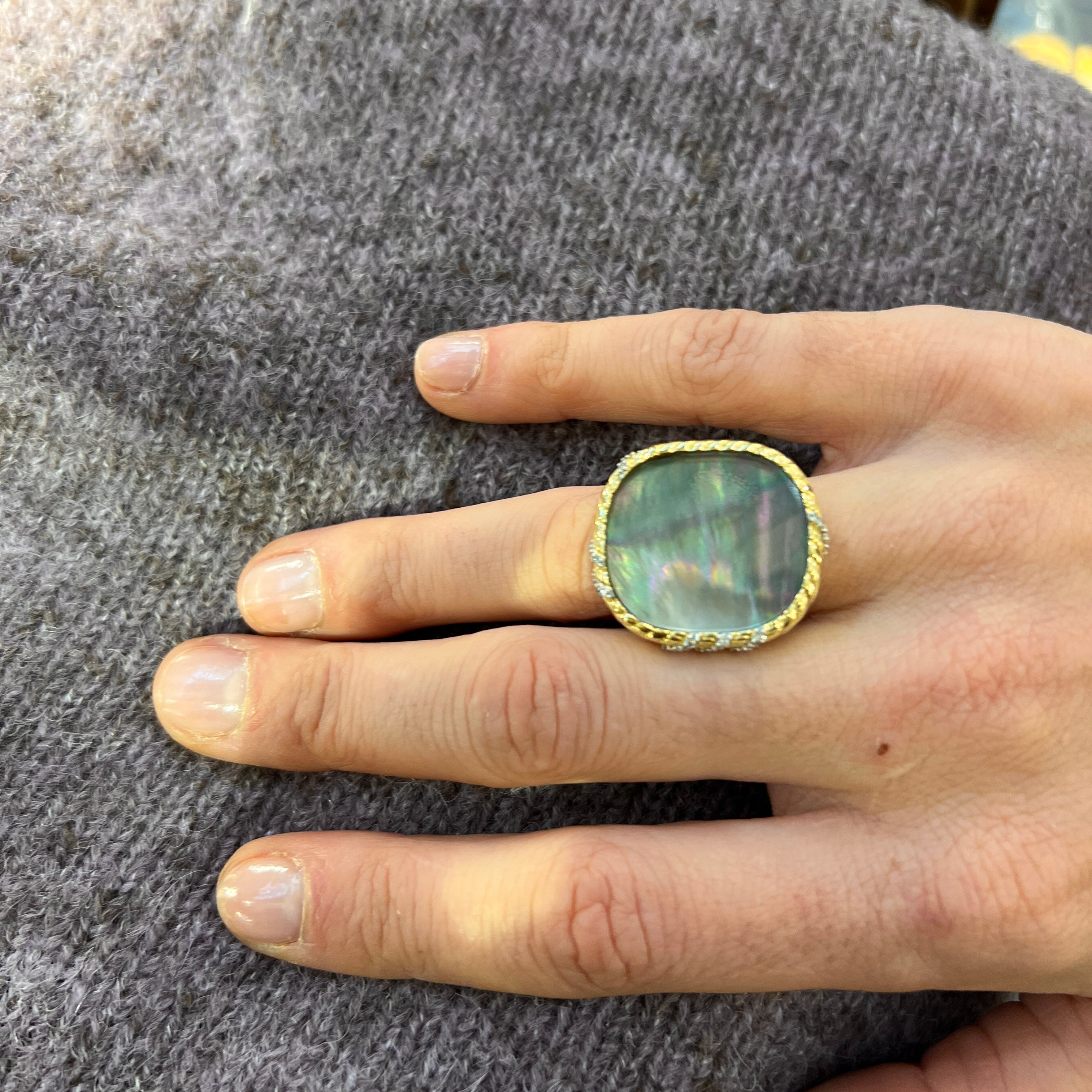 Bague DONA en Nacre Grise – IDK-Lé